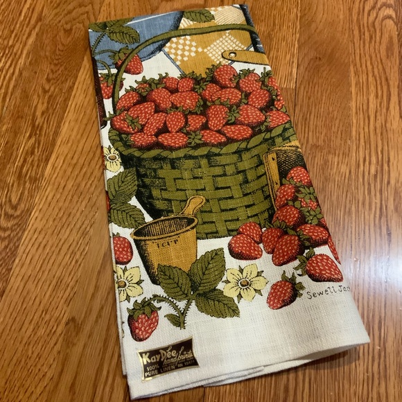 Kay Dee | Kitchen | Kay Dee Handprint Strawberries Basket Linen Nos ...